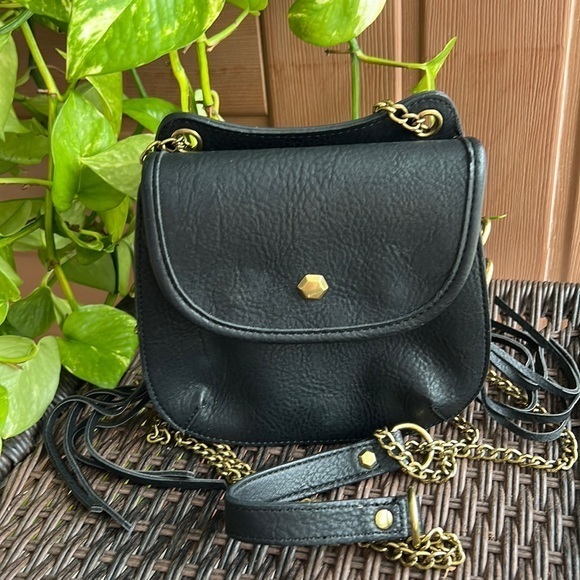 Big Buddha | Bags | Big Buddha Small Crossbody Black Gold Purse | Poshmark